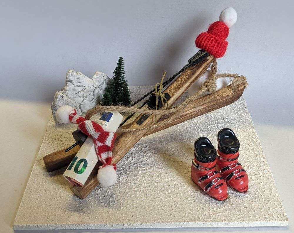 Geldgeschenk Skiurlaub – Winterliche Gutscheinverpackung Skifahren ...